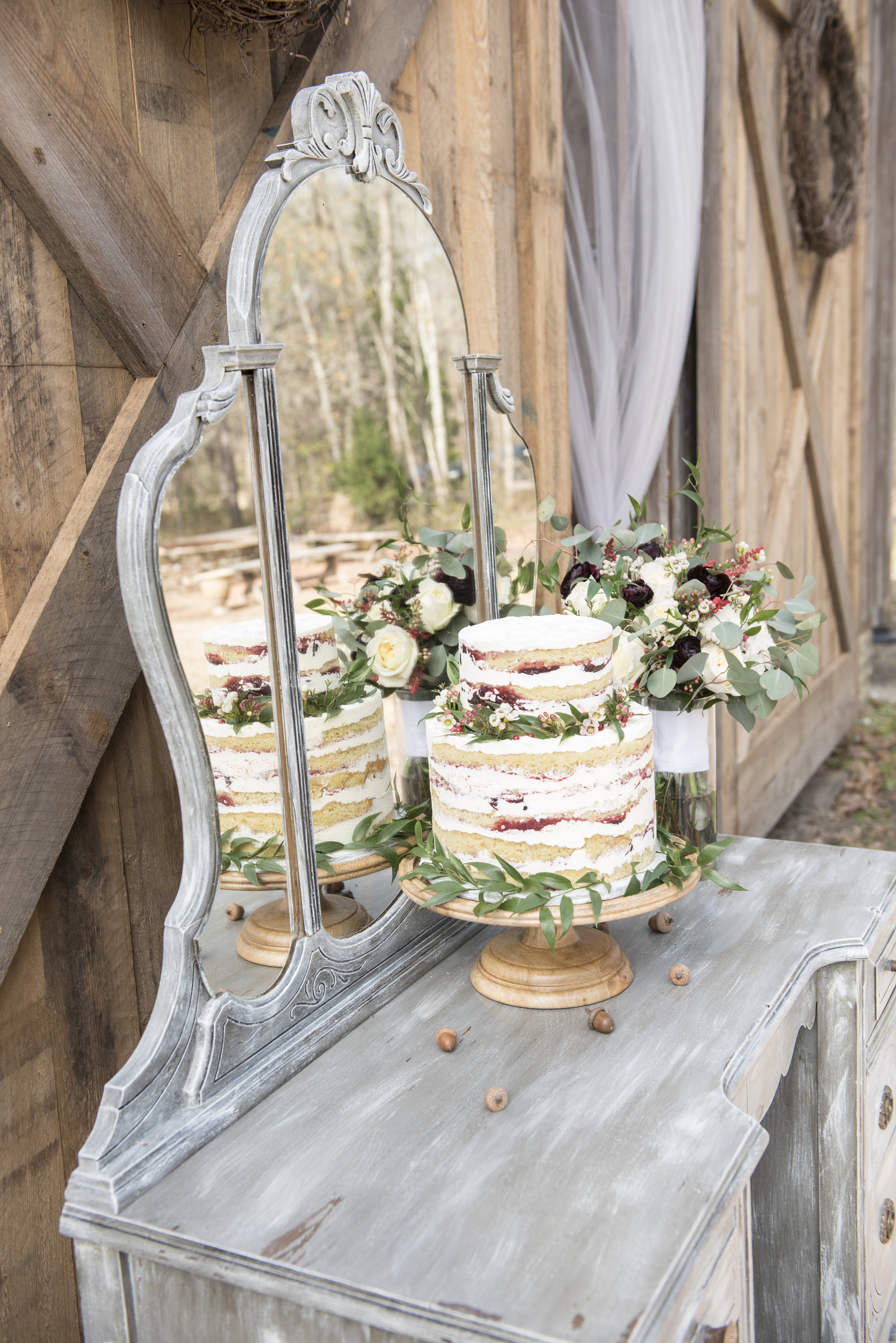 Southern Winter Wedding Inspiration - Rustic Wedding Chic